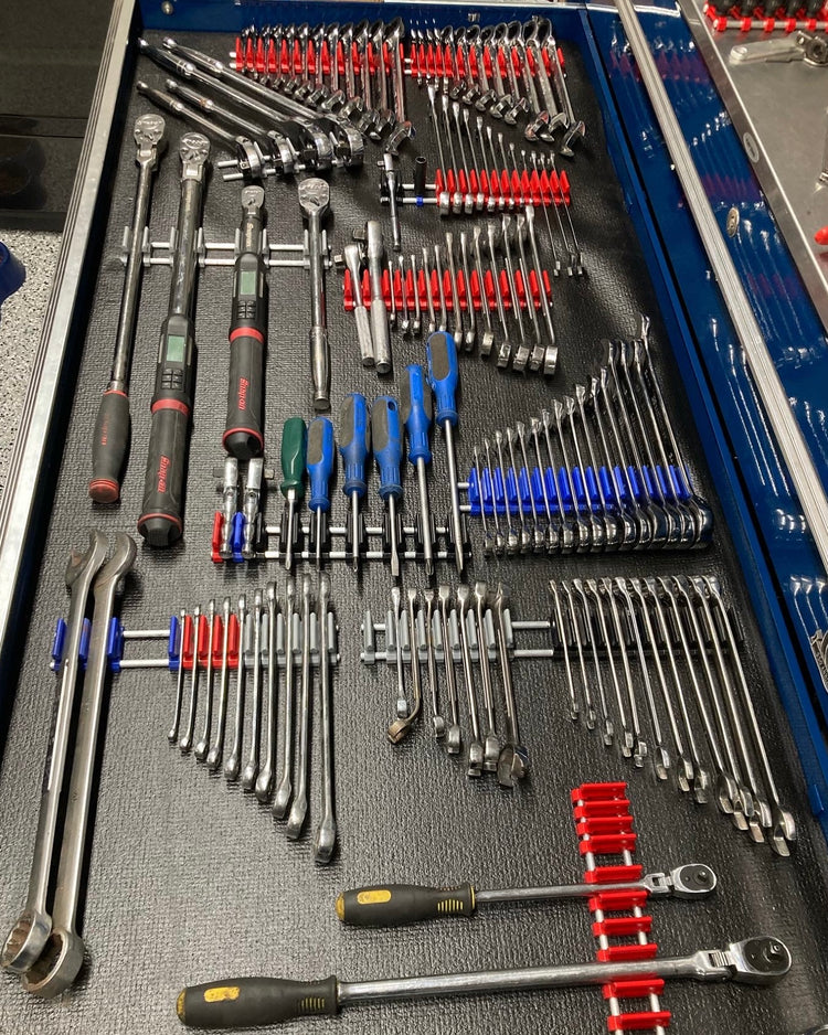 About Us – Alien Space Saver